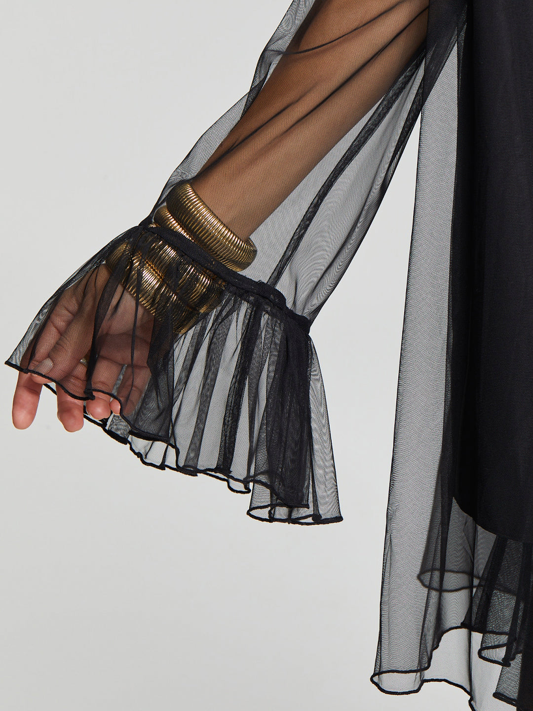 Just In – Caroline Constas